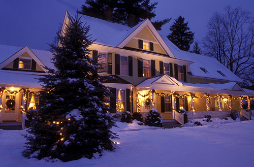 America's 10 Best Small Towns for Christmas Celebration | Attractions ...